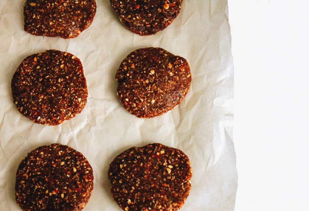 Raw Gingerbread Cookies - The Healthy Maven