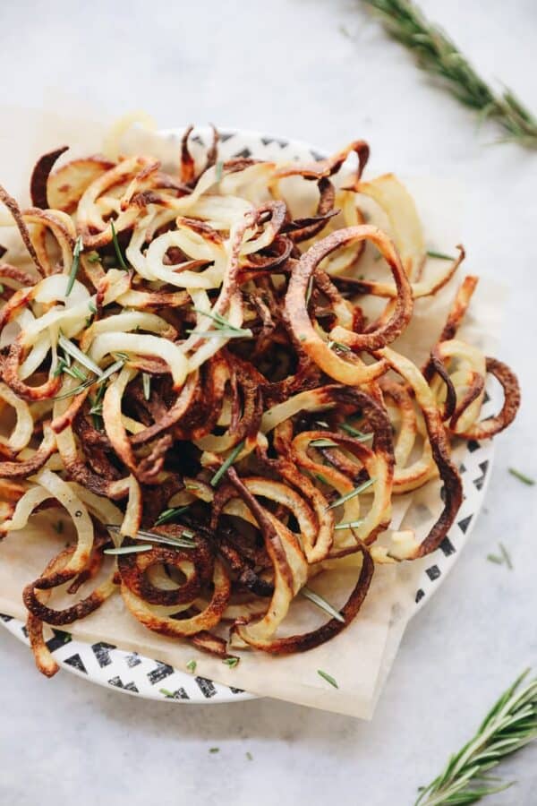 How To Make Baked Curly Fries [with a Spiralizer!] - The Healthy Maven