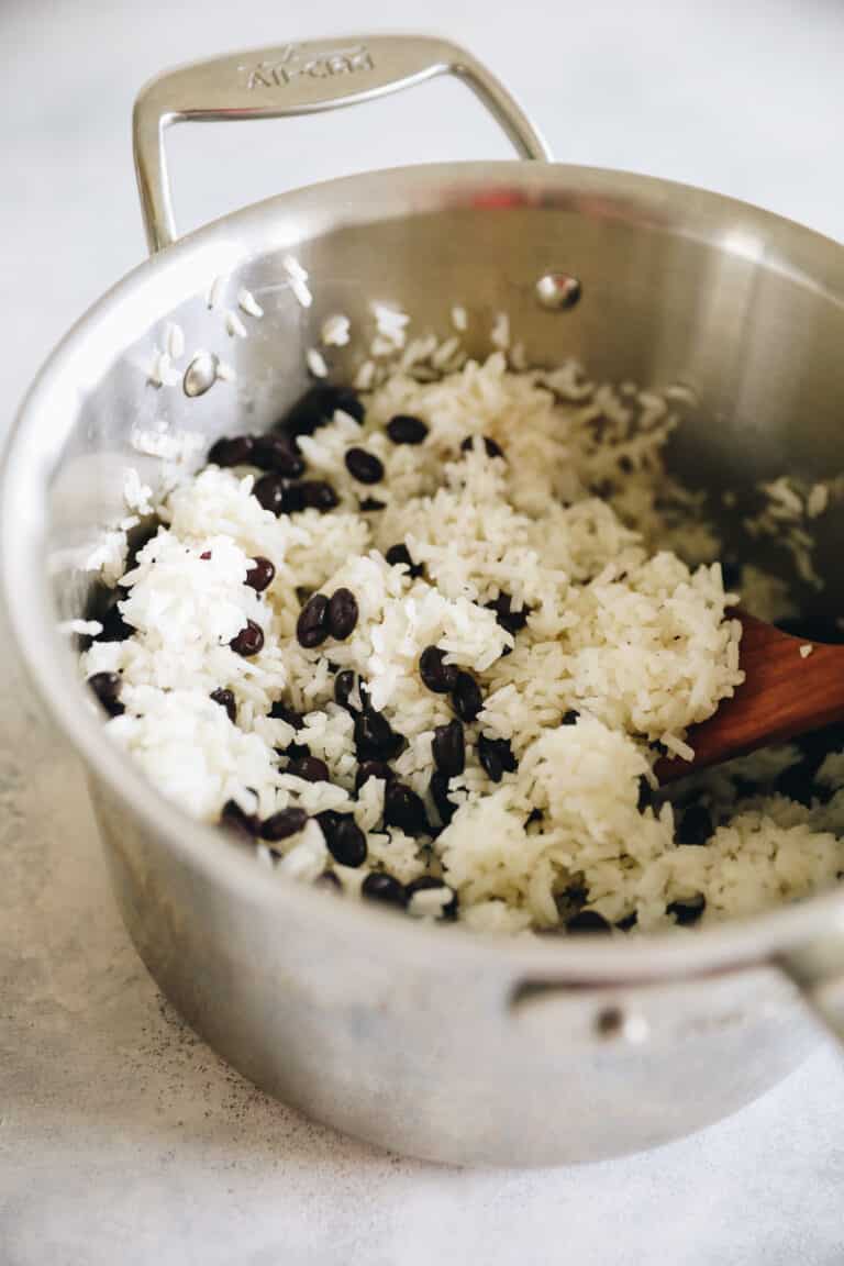 Piri Piri Chicken Bowls [Rice + Beans + Spicy Sauce] - The Healthy Maven