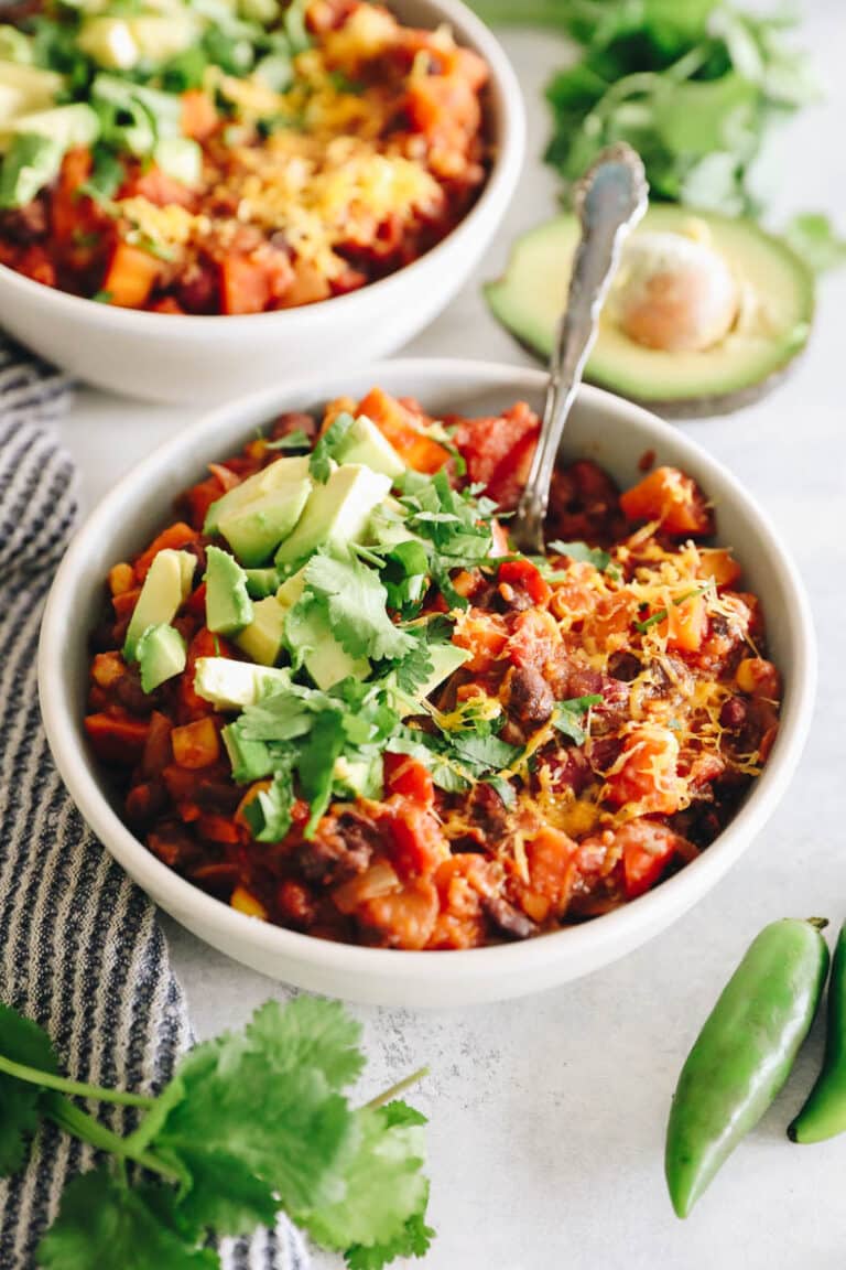 5-Star Healthy Veggie Chili Recipe {Seriously!} -The Healthy Maven