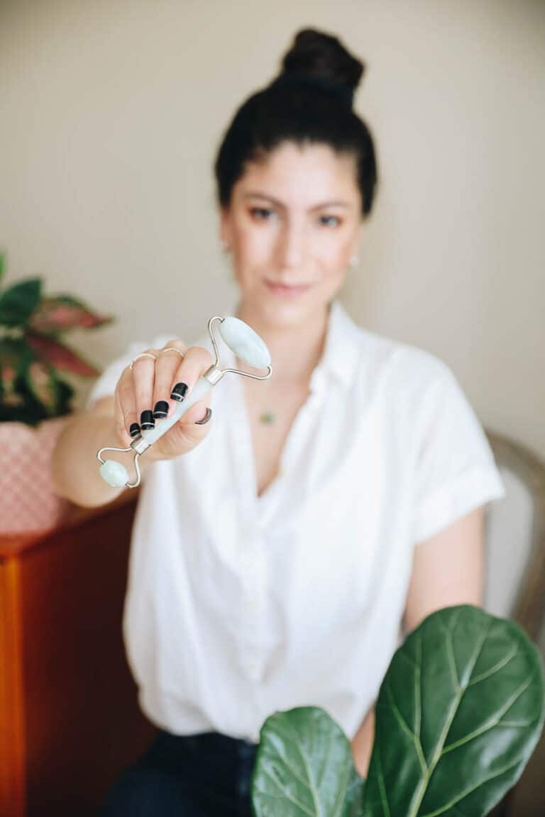 How to Use a Jade Roller [Gua Sha Benefits] - The Healthy Maven