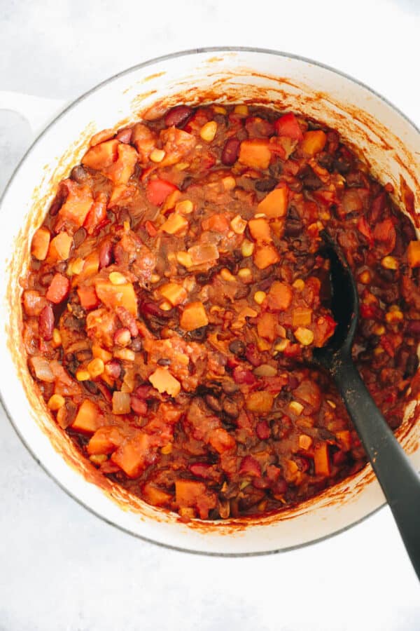 5-Star Healthy Veggie Chili Recipe {Seriously!} -The Healthy Maven